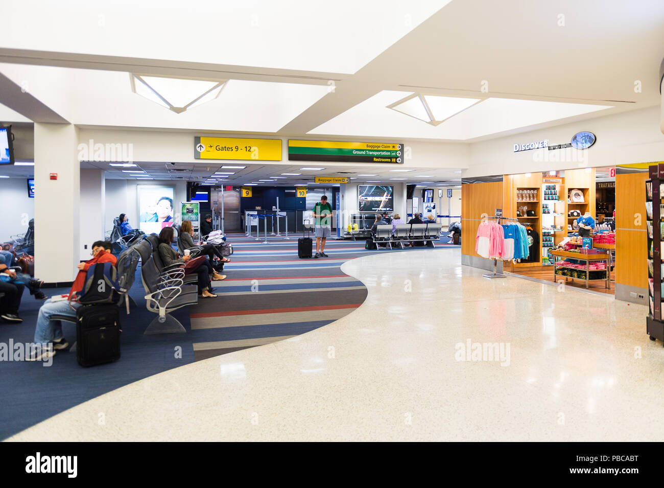 Jfk airport arrival hall hi-res stock photography and images - Alamy