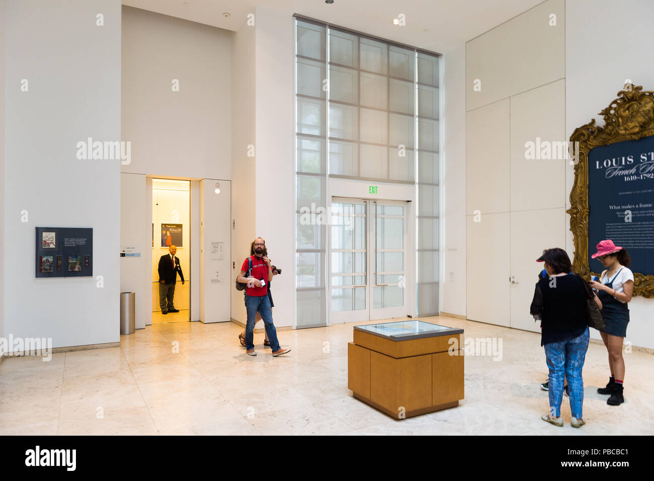 LOS ANGELES, USA - SEP 26, 2015: Interior and gallery of the J. Paul ...