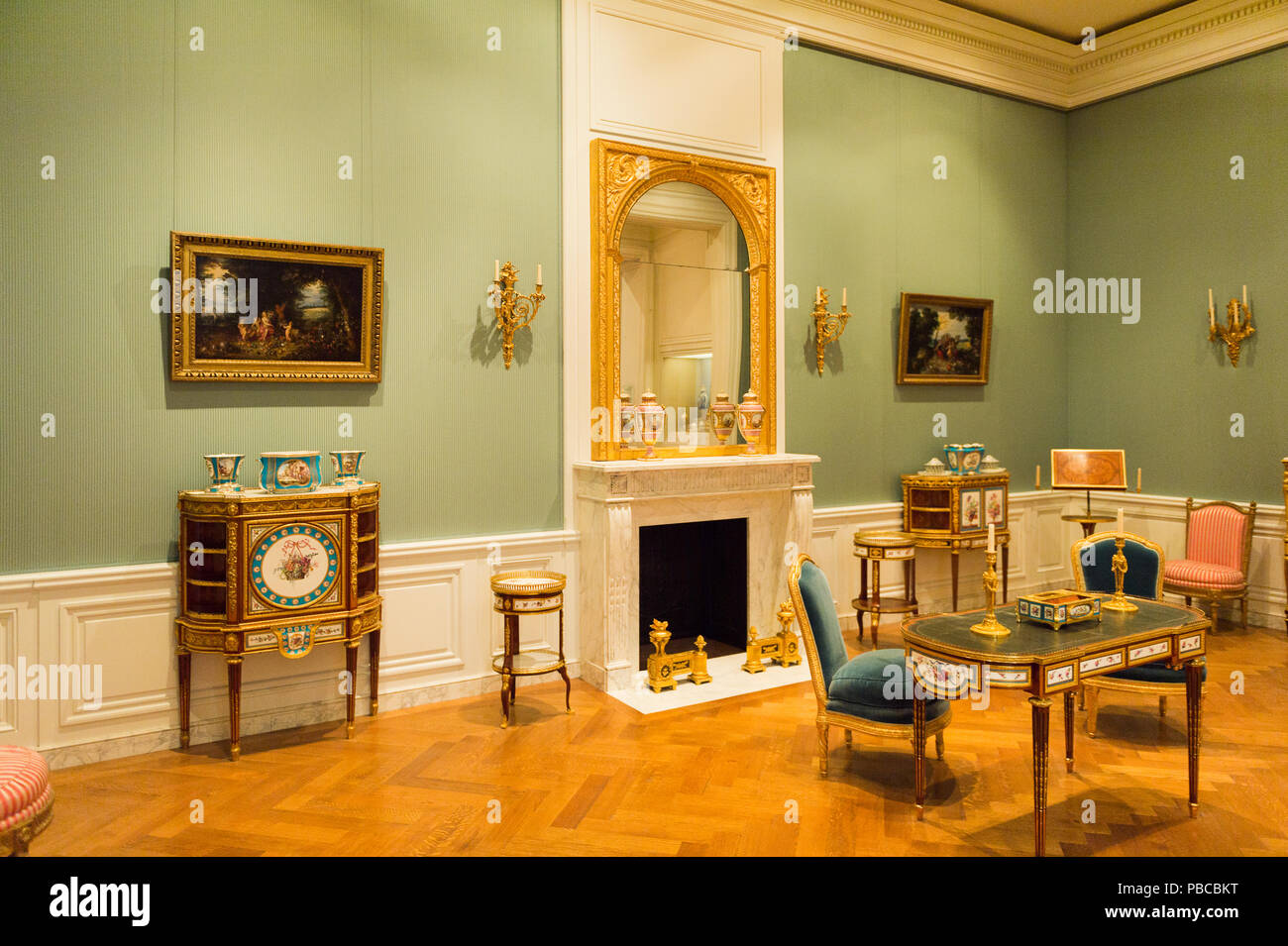 LOS ANGELES, USA - SEP 26, 2015: J. Paul Getty Museum (Getty Museum ...