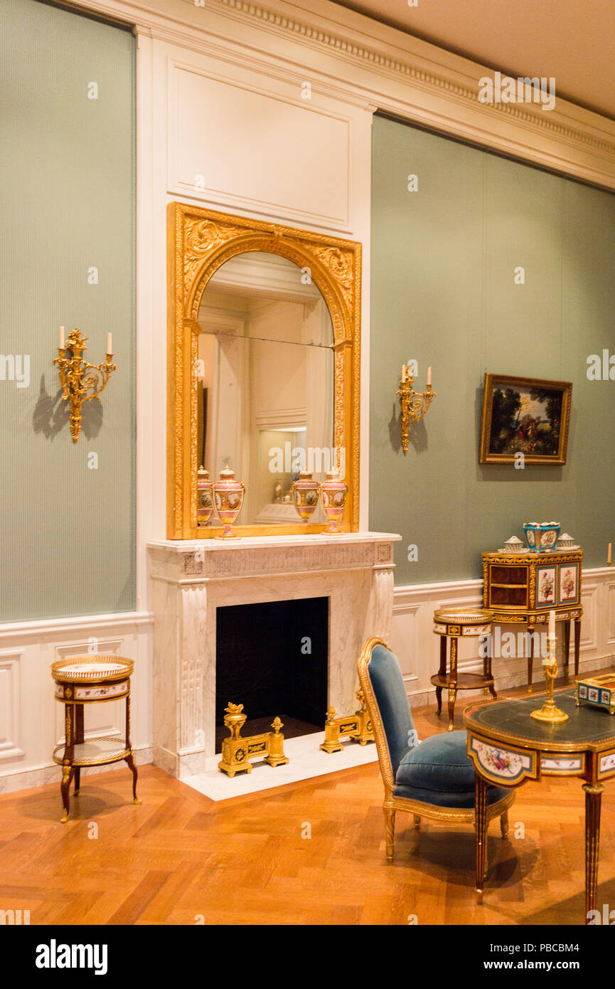 LOS ANGELES, USA - SEP 26, 2015: J. Paul Getty Museum (Getty Museum ...