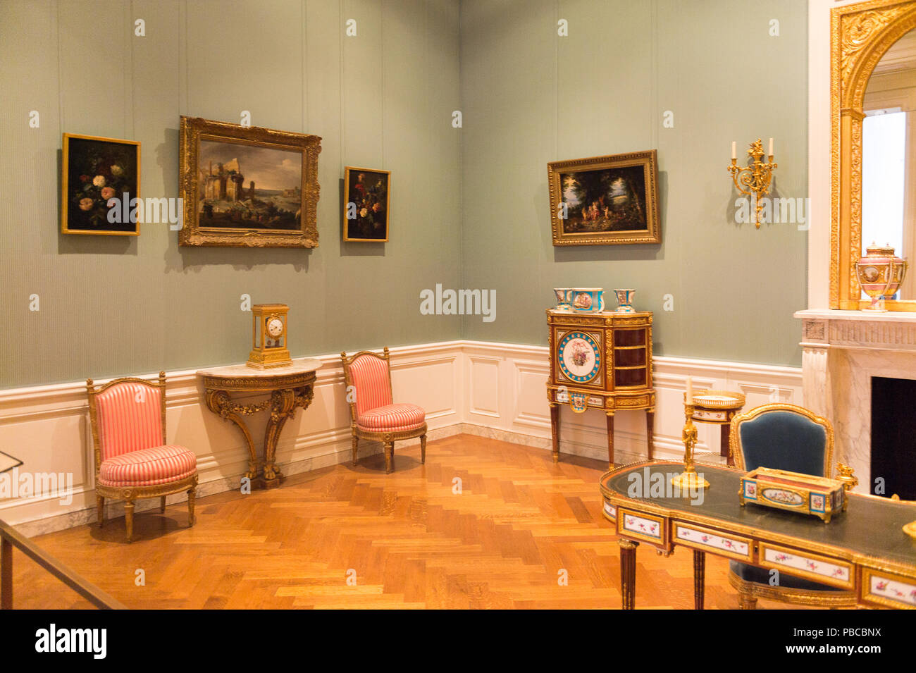 LOS ANGELES, USA - SEP 26, 2015: J. Paul Getty Museum (Getty Museum ...