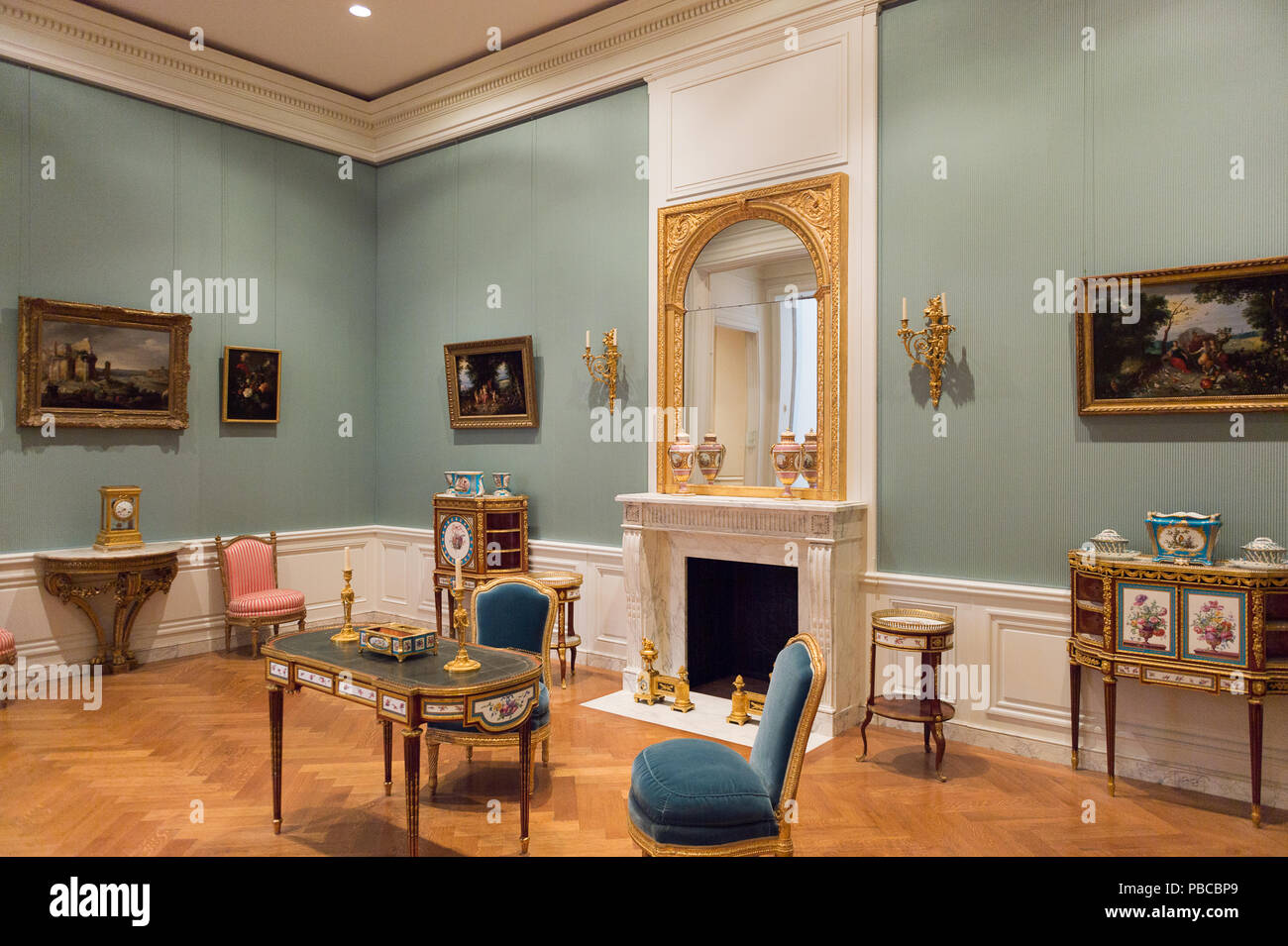 LOS ANGELES, USA - SEP 26, 2015: J. Paul Getty Museum (Getty Museum ...