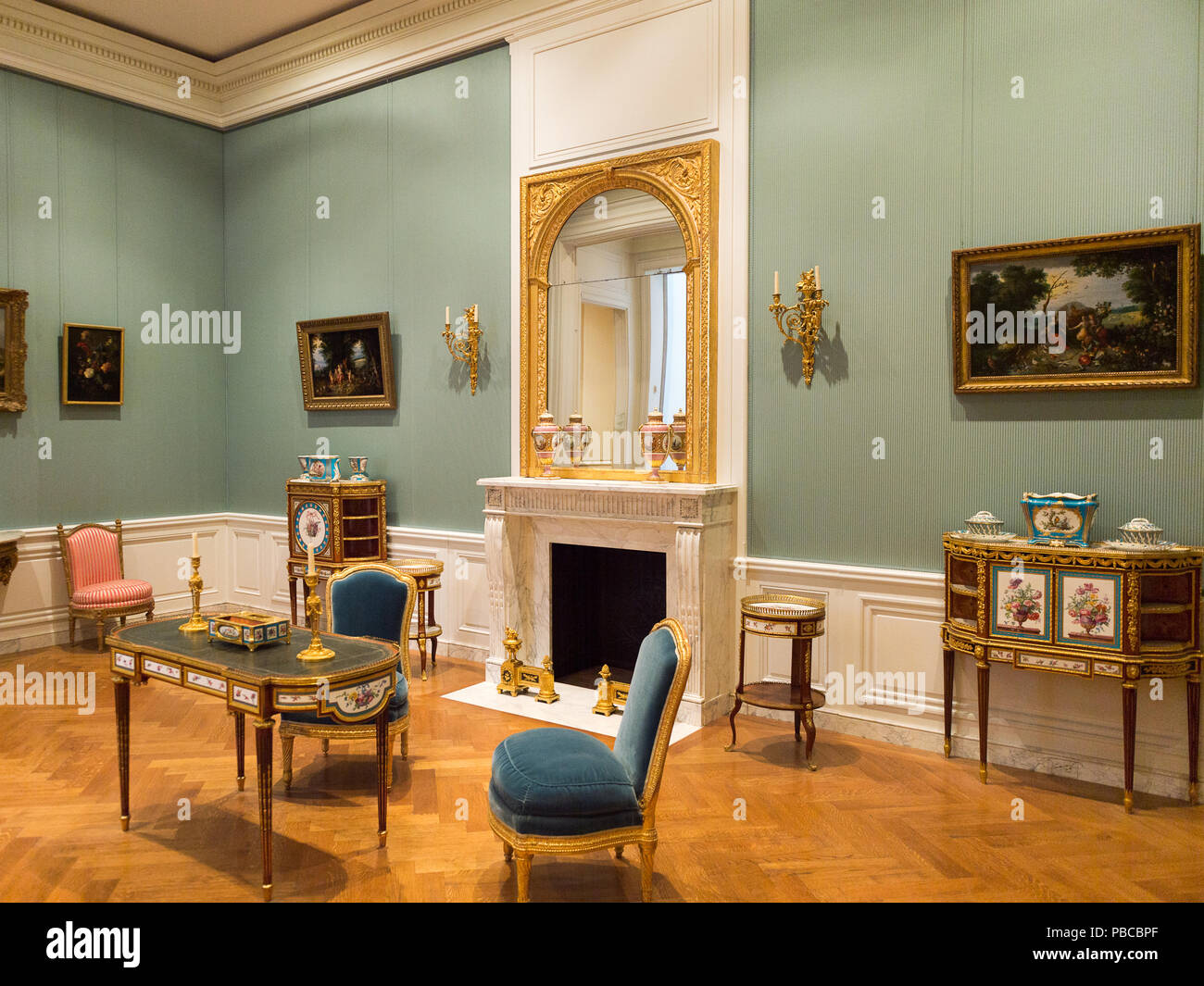 LOS ANGELES, USA - SEP 26, 2015: J. Paul Getty Museum (Getty Museum ...