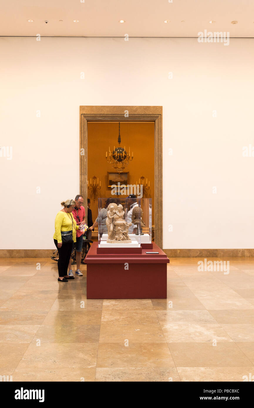 LOS ANGELES, USA - SEP 26, 2015: J. Paul Getty Museum (Getty Museum ...