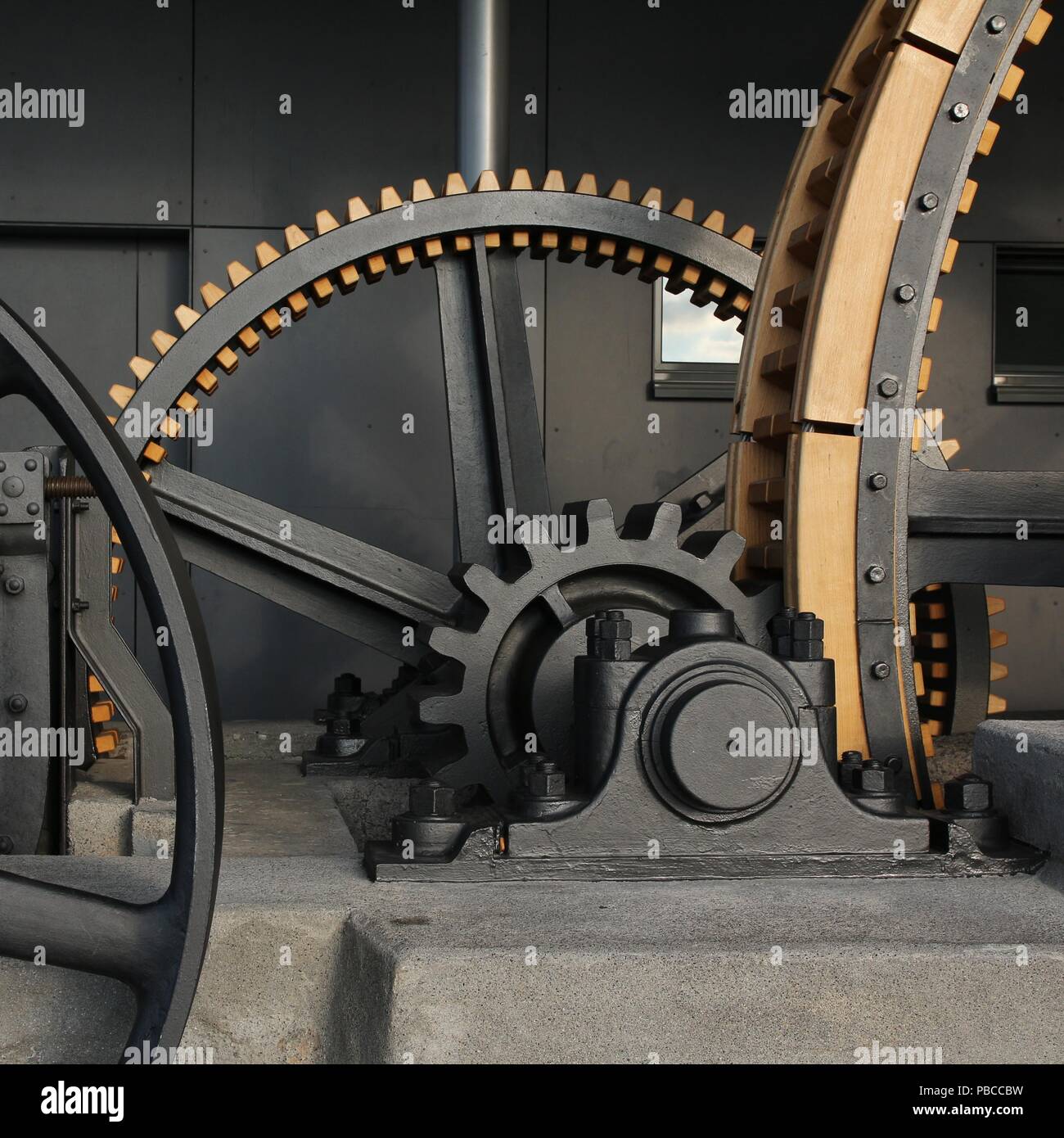 Big cogs of the old Stanserhorn cable car Stock Photo - Alamy