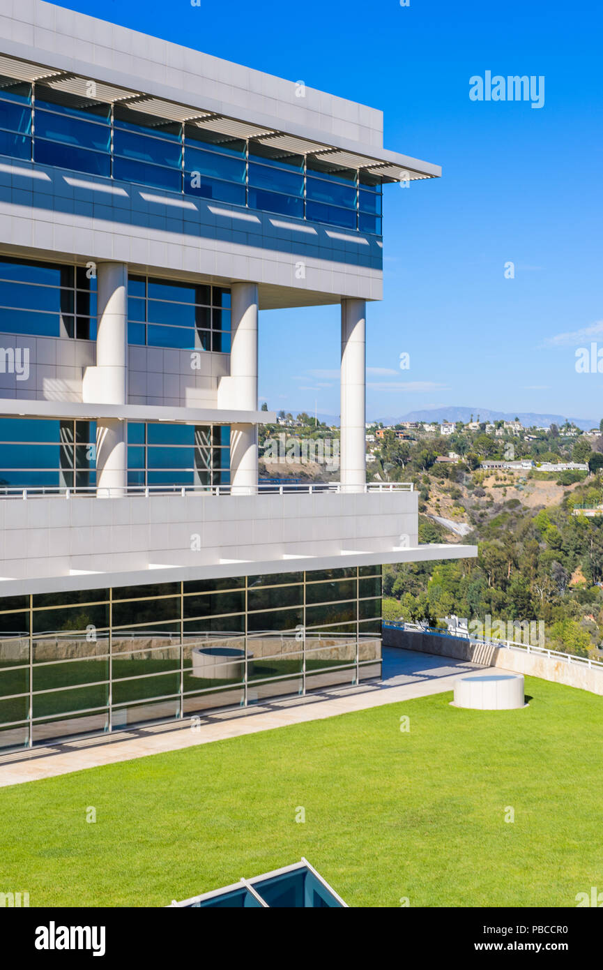 LOS ANGELES, USA - SEP 26, 2015: Exterior of the J. Paul Getty Museum ...