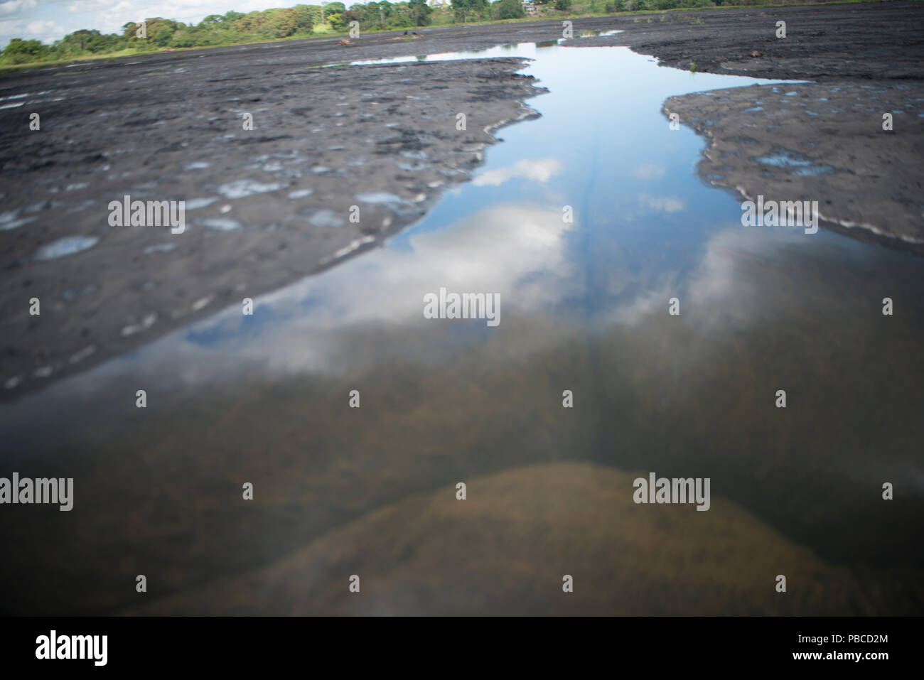 Pitch lake trinidad hi-res stock photography and images - Alamy