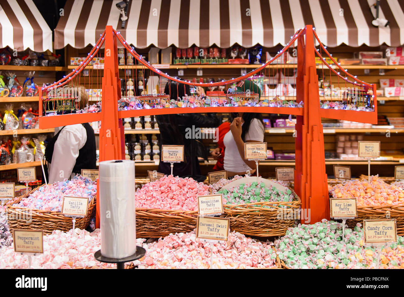 Chocolate factory ghirardelli hi-res stock photography and images - Alamy