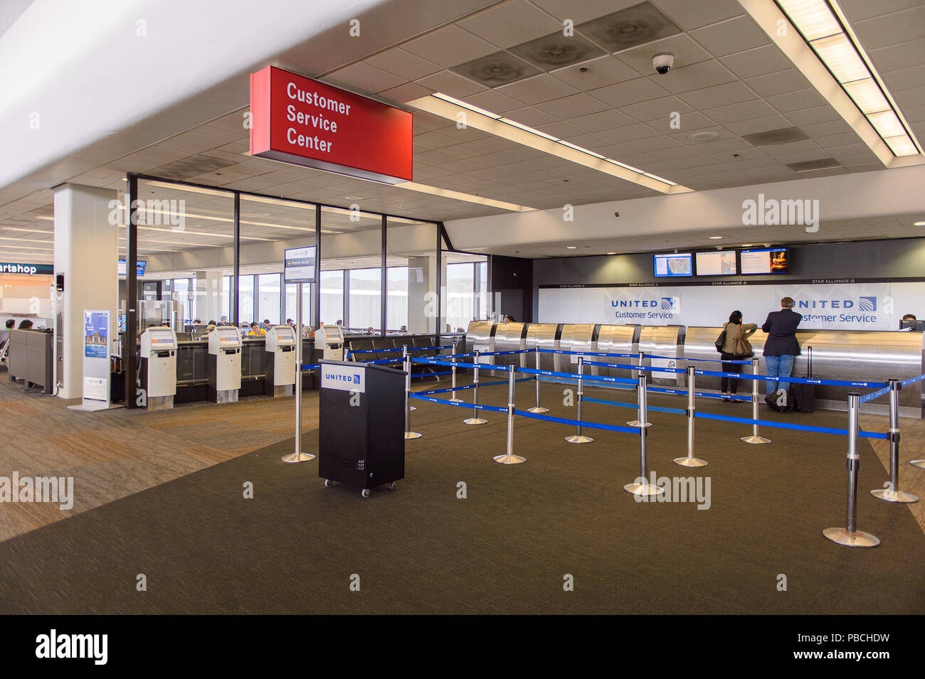 SAN FRANCISCO, USA - OCT 6, 2015: San Francisco International Airport ...