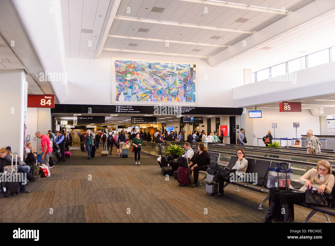 Airport terminal interior sfo hi-res stock photography and images - Alamy