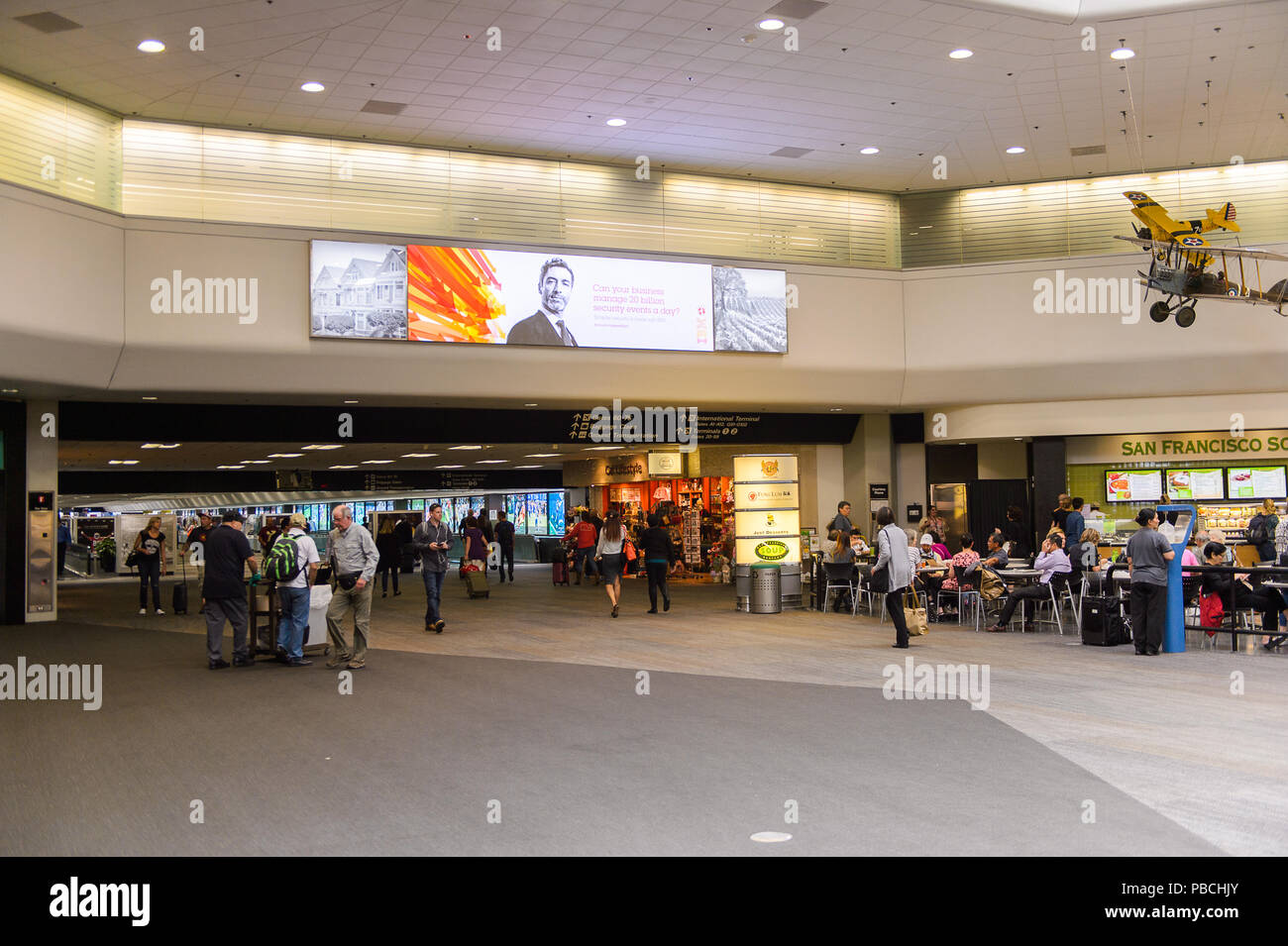 San francisco airport terminal interior hi-res stock photography and ...