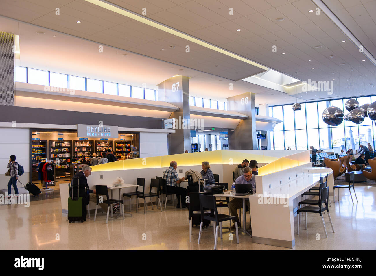 Airport terminal interior sfo hi-res stock photography and images - Alamy