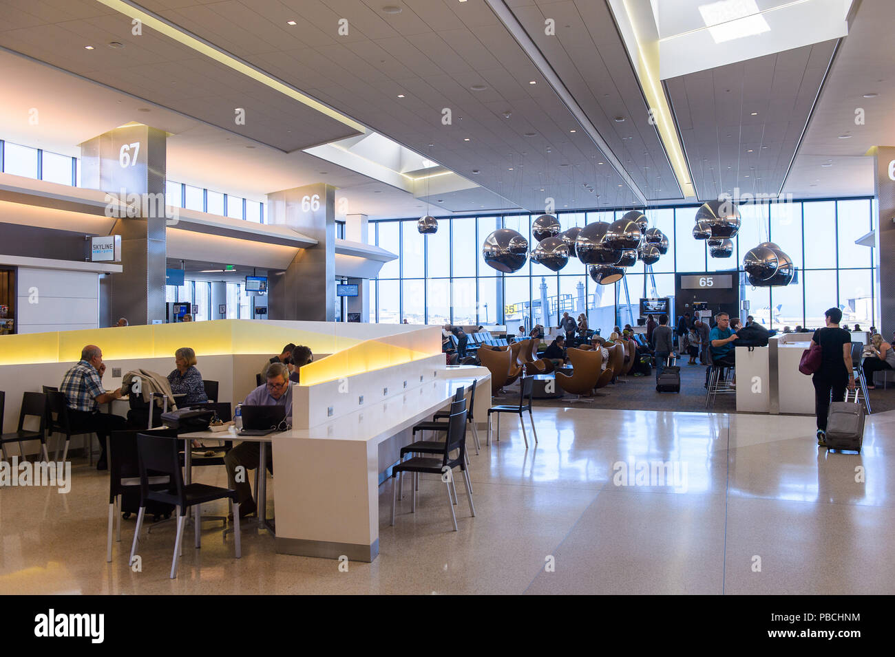 San francisco airport terminal interior hi-res stock photography and ...