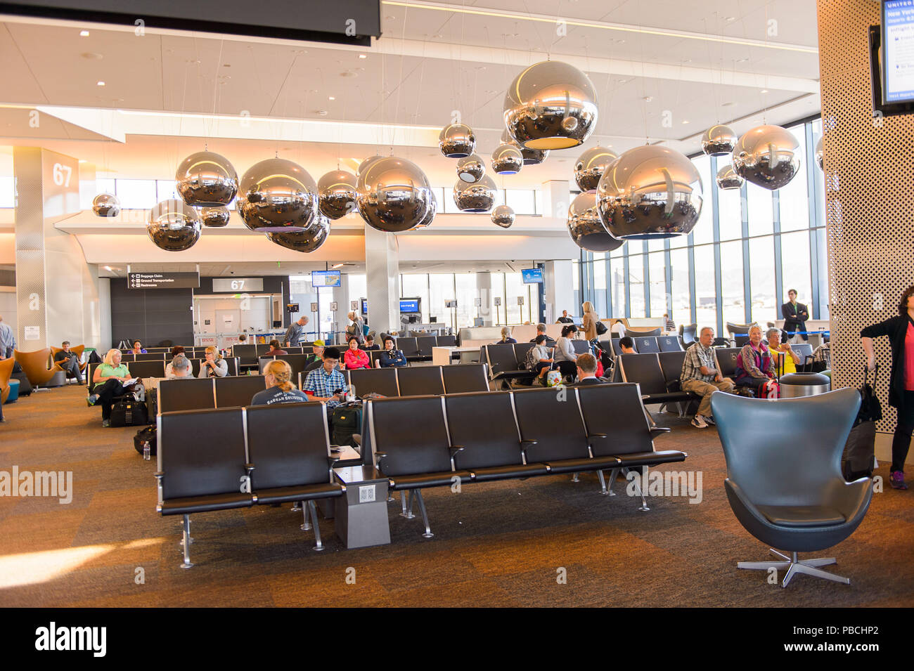 Airport terminal interior sfo hi-res stock photography and images - Alamy