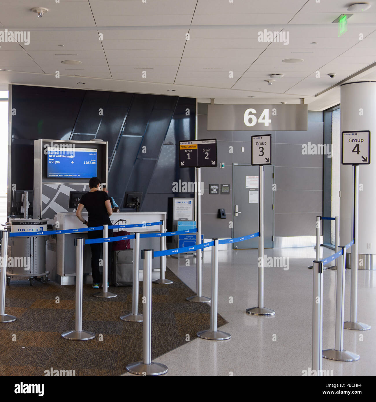 San francisco airport terminal interior hi-res stock photography and ...