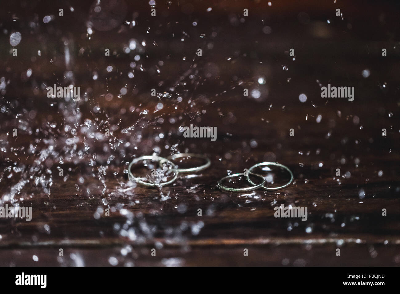 Double drop of water hi-res stock photography and images - Alamy