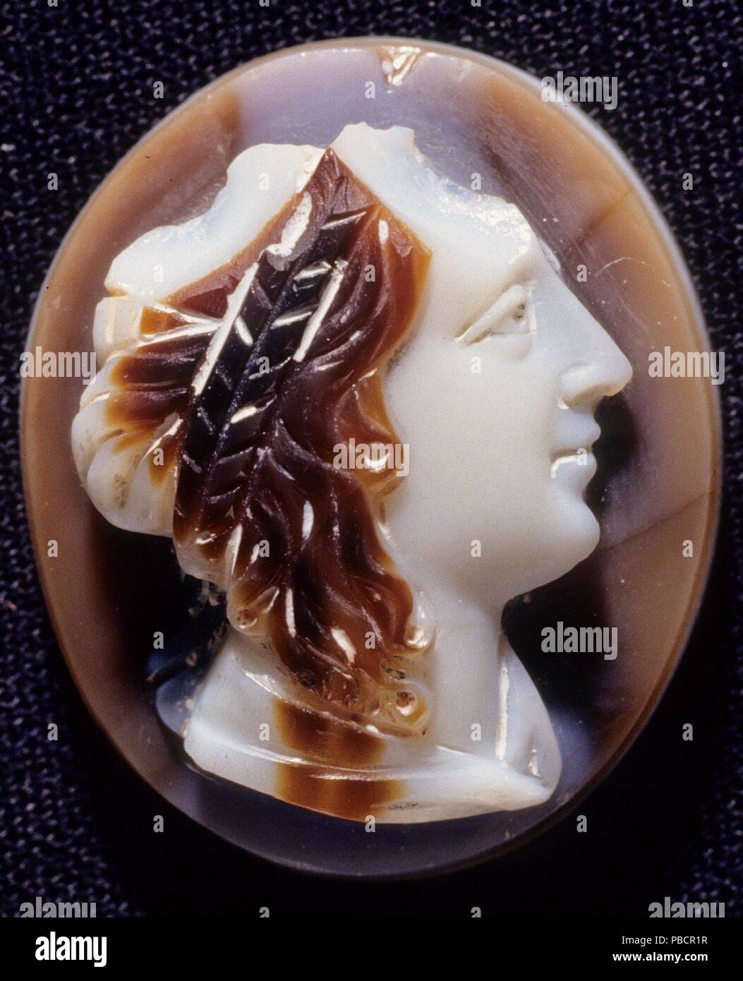 Anonymous / 'Bust of a woman'. Late XVI - Early XVII century. Agate ...