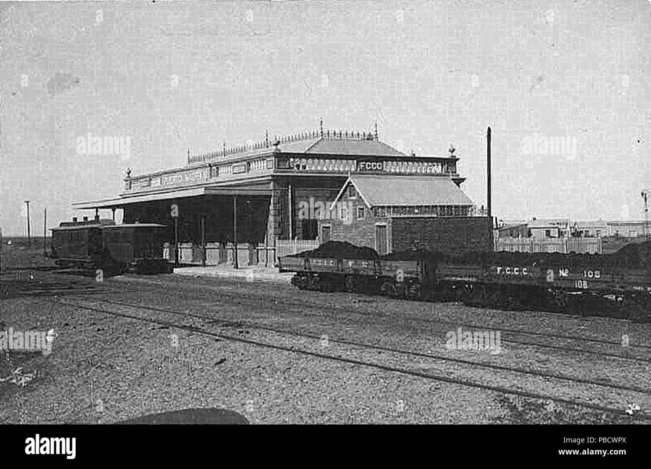1920s service station Black and White Stock Photos & Images - Alamy