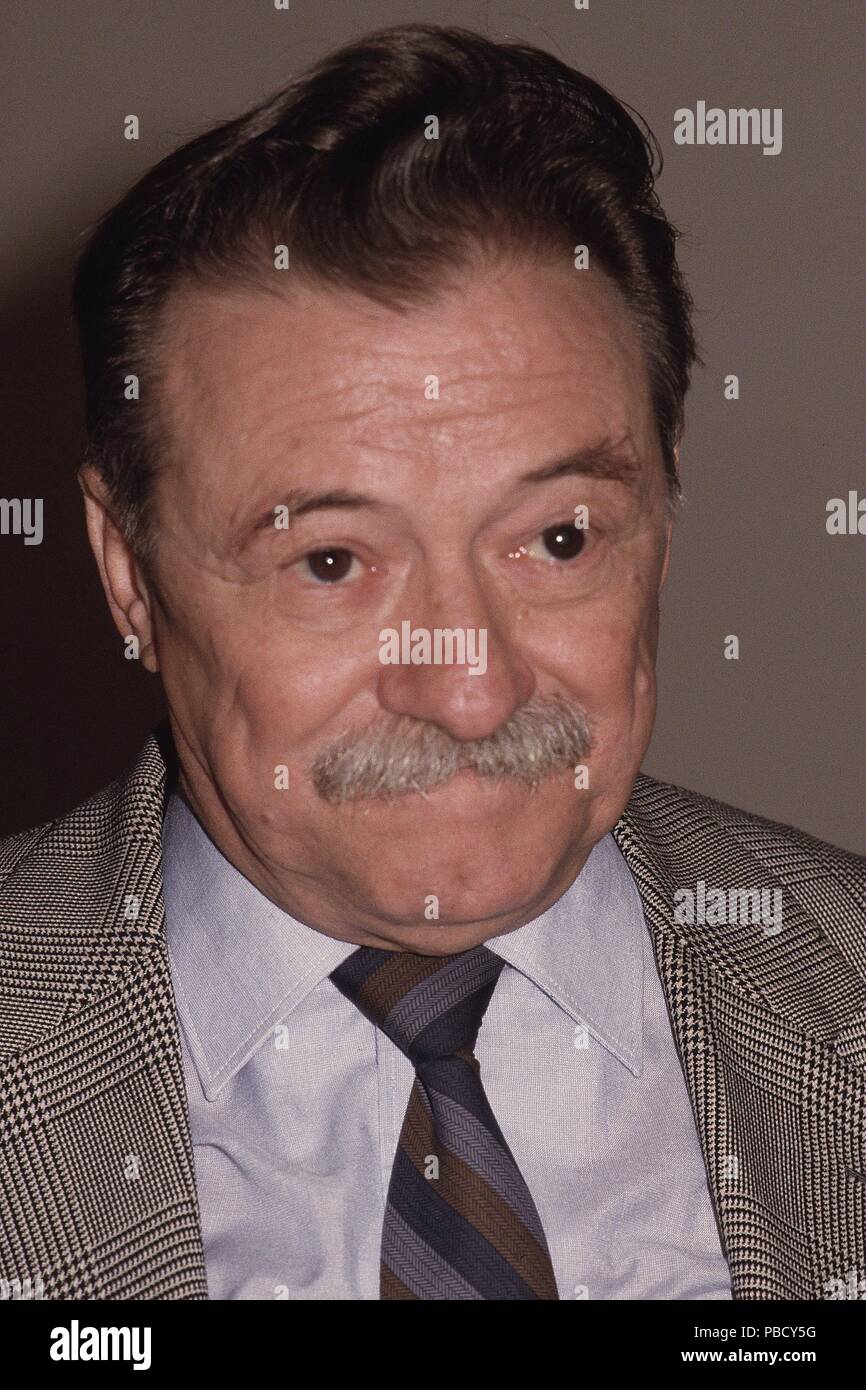 BENEDETTI, MARIO ESCRITOR. URUGUAYO . 1920 -2009. FOTO 1975 Stock Photo ...