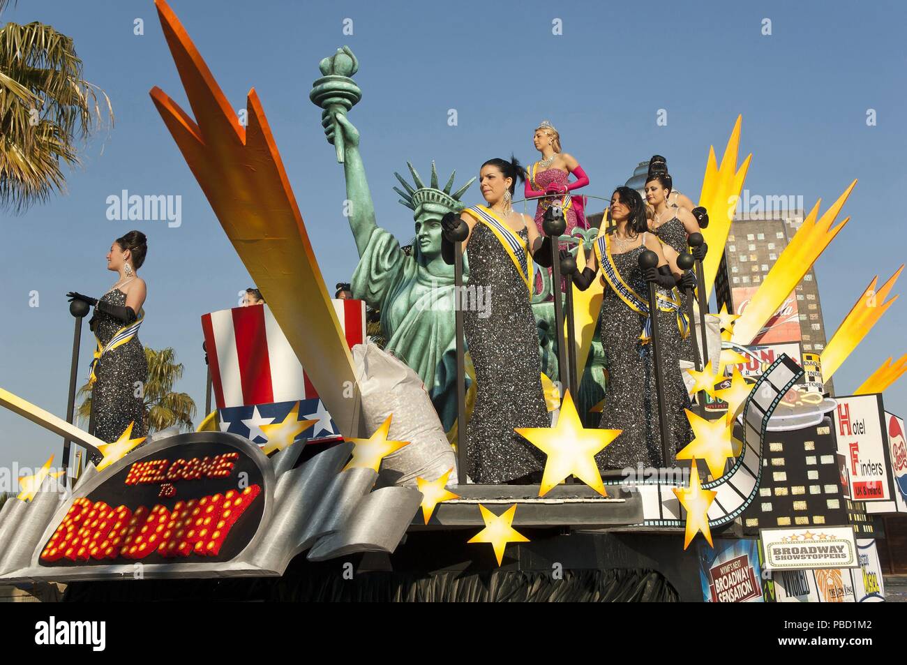 Carnival float group young hi-res stock photography and images - Alamy