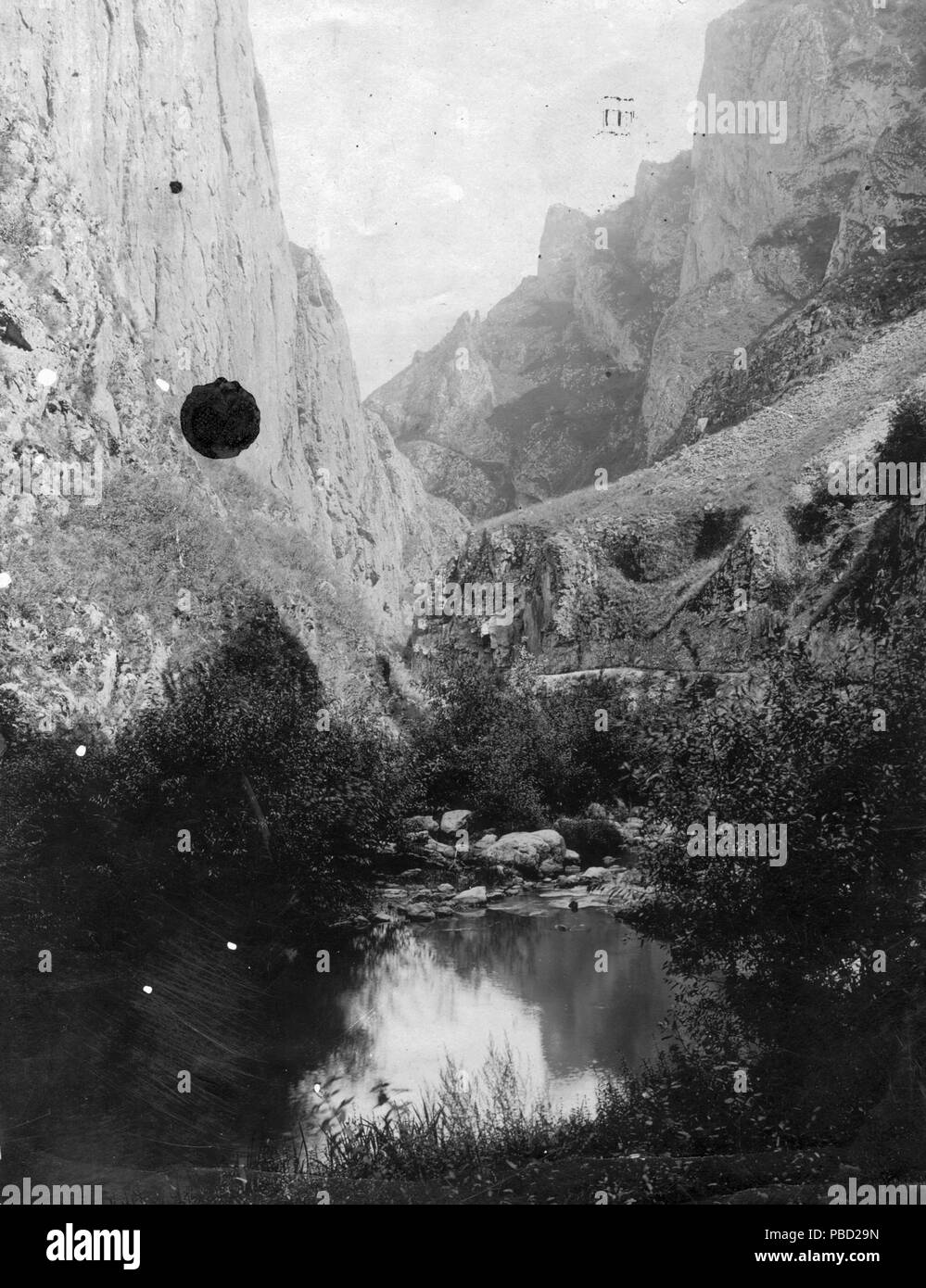 Karst trail Black and White Stock Photos & Images - Alamy