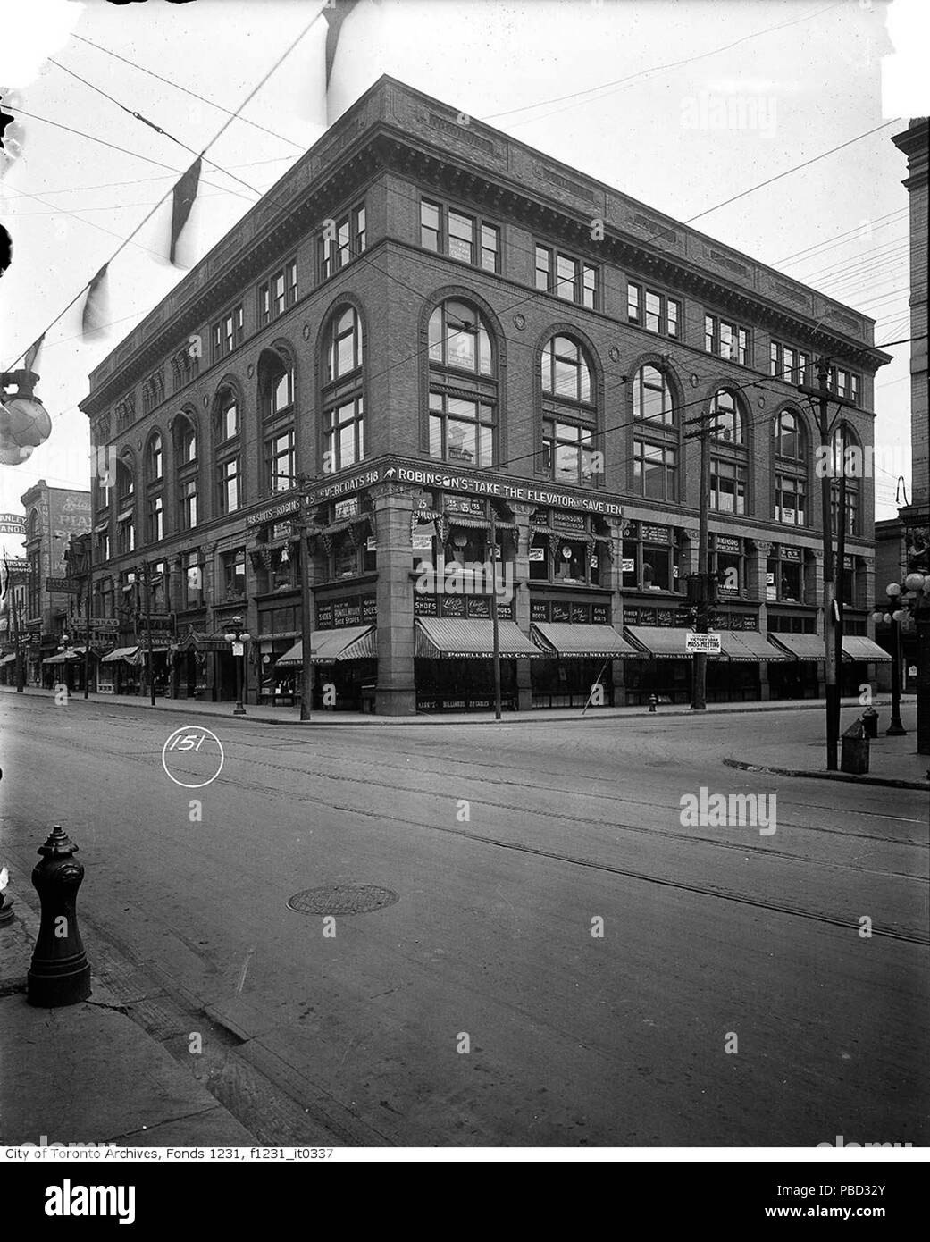 20th century skyscraper Black and White Stock Photos & Images - Alamy