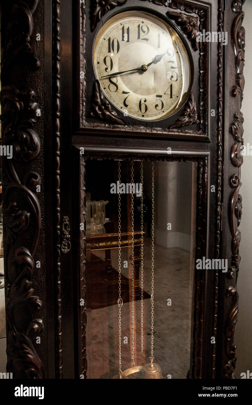 Old grandfather clock hi-res stock photography and images - Alamy