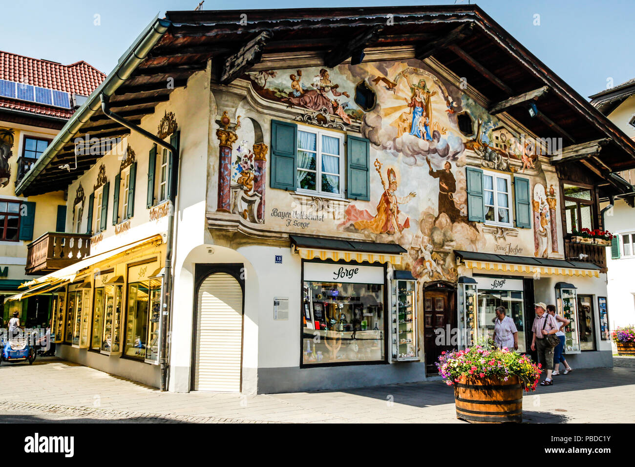 Buildings painted murals in downtown hi-res stock photography and ...
