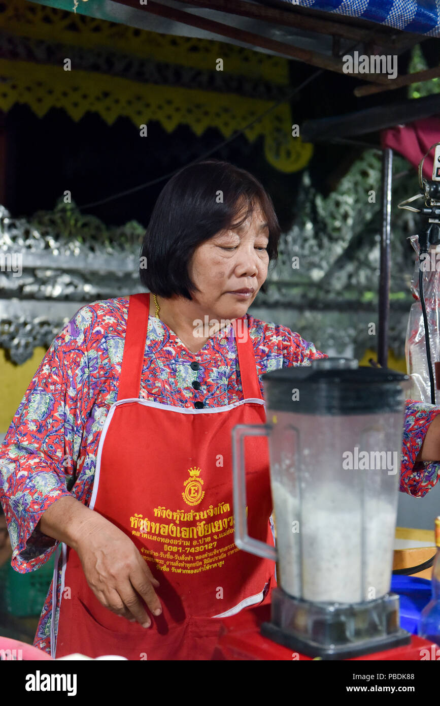 Thai saleslady hi-res stock photography and images - Alamy