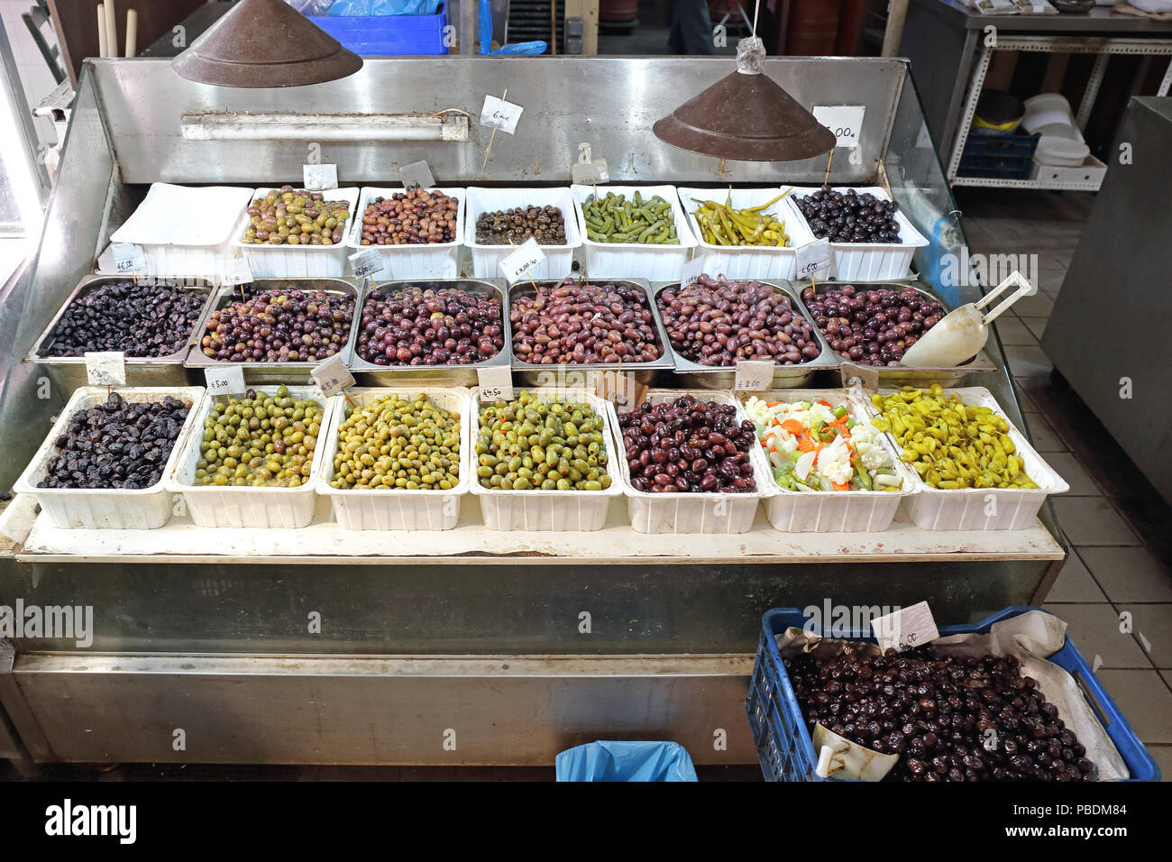 Olive stall athens hi-res stock photography and images - Alamy