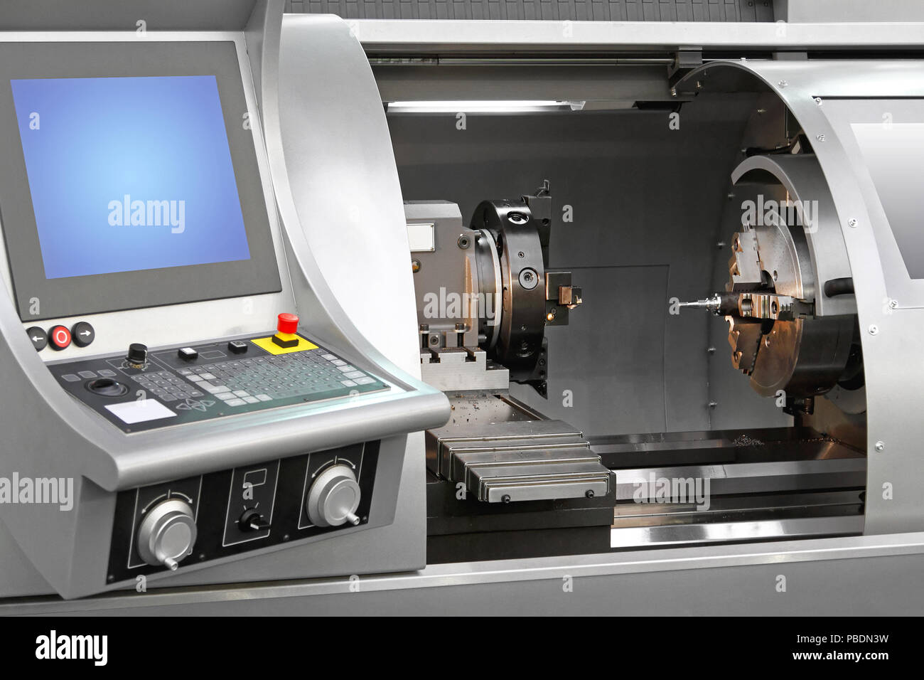 Centre lathe hi-res stock photography and images - Alamy