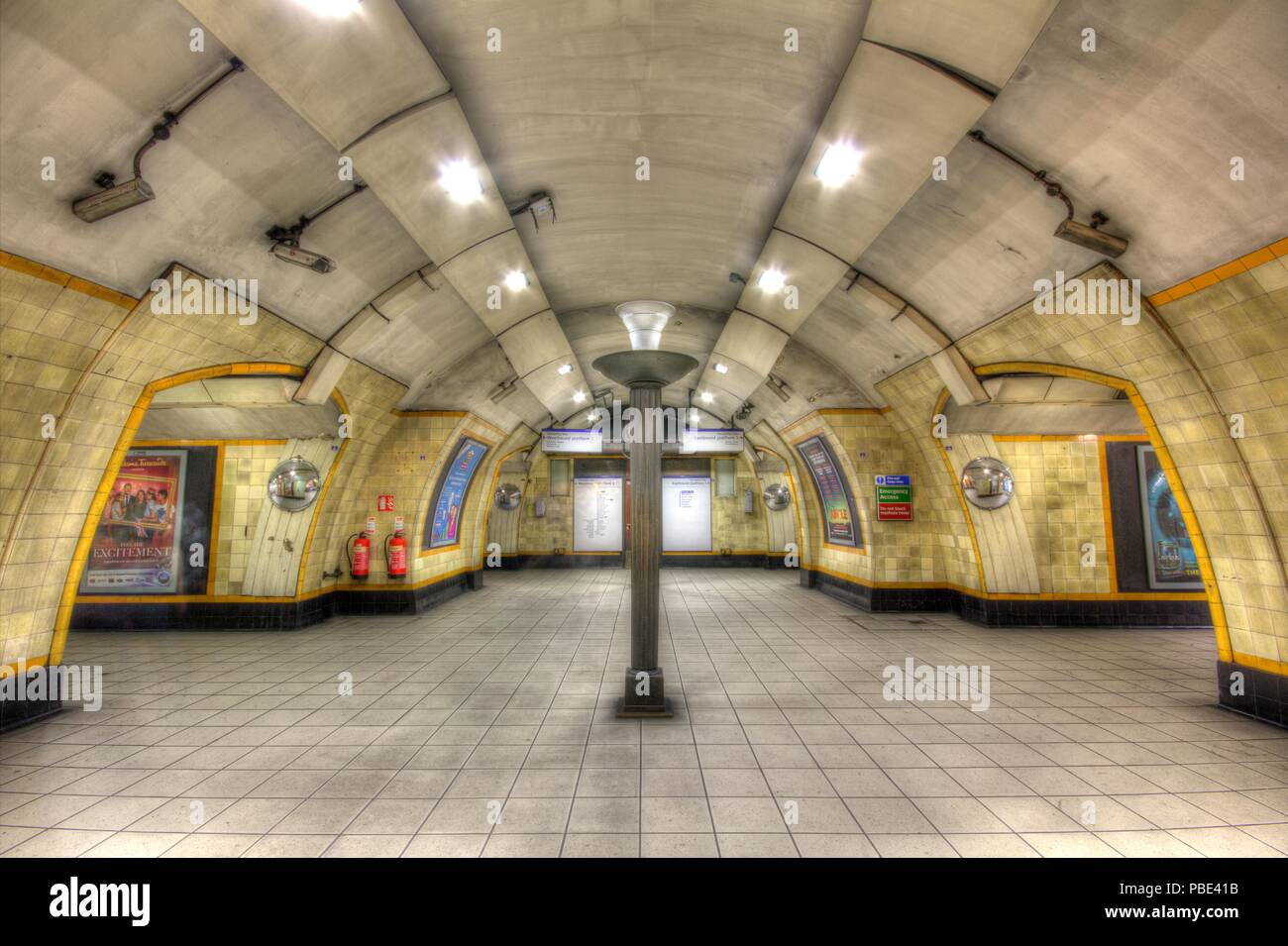 Left right london underground hi-res stock photography and images - Alamy