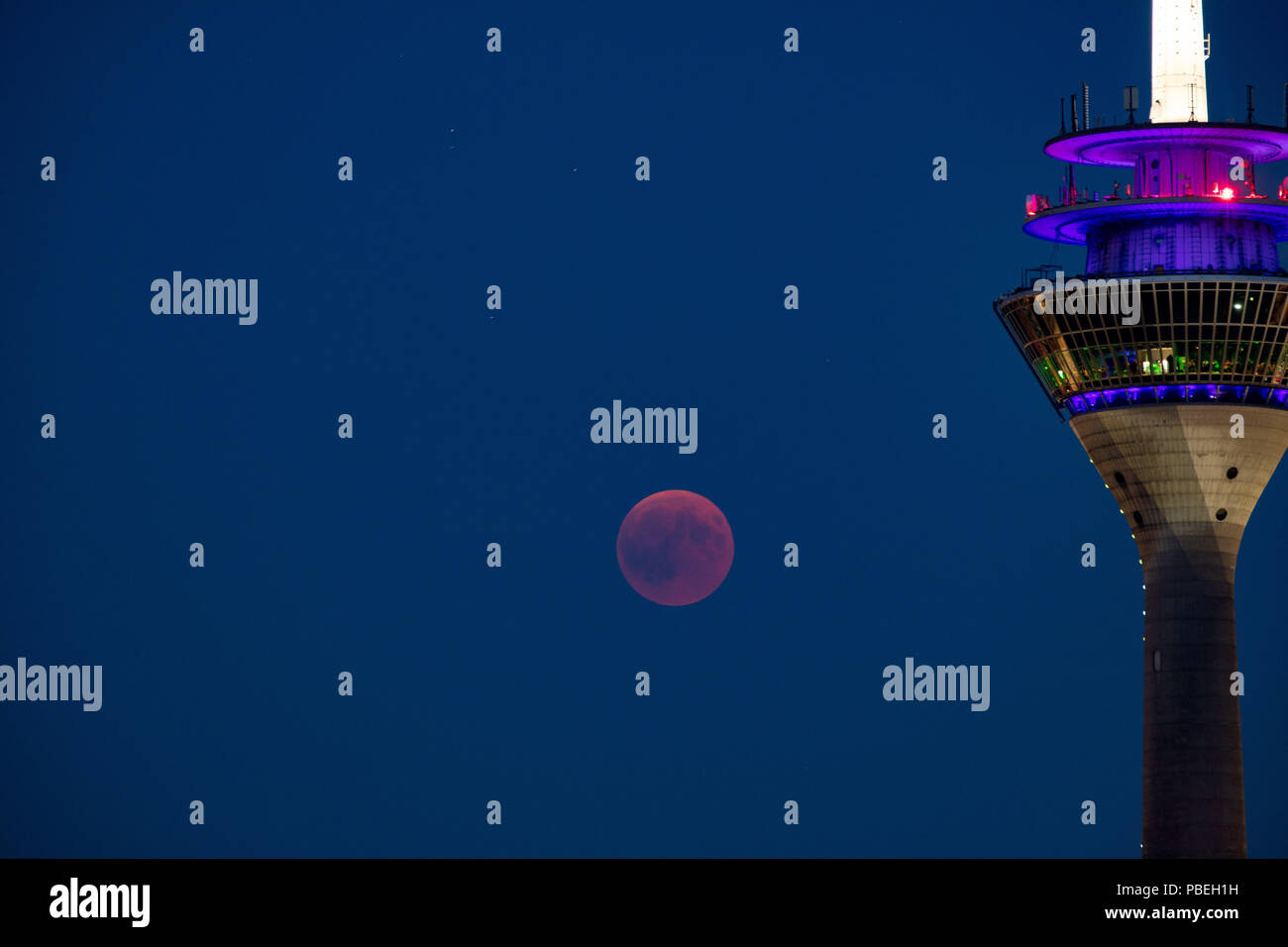 Moon eclipse duesseldorf hi-res stock photography and images - Alamy