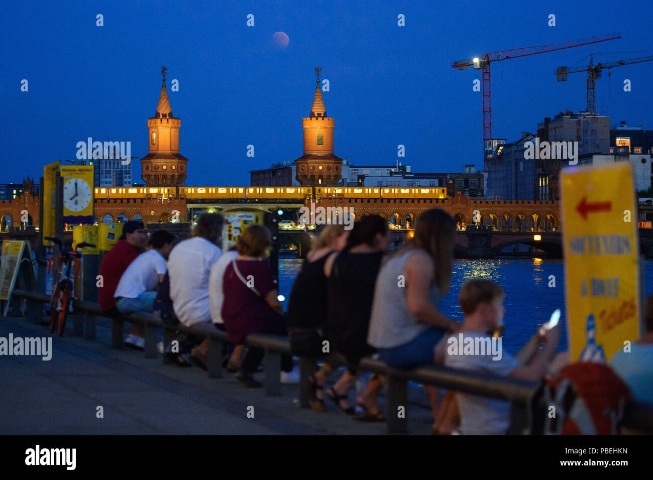 Full moon over berlin hi-res stock photography and images - Alamy