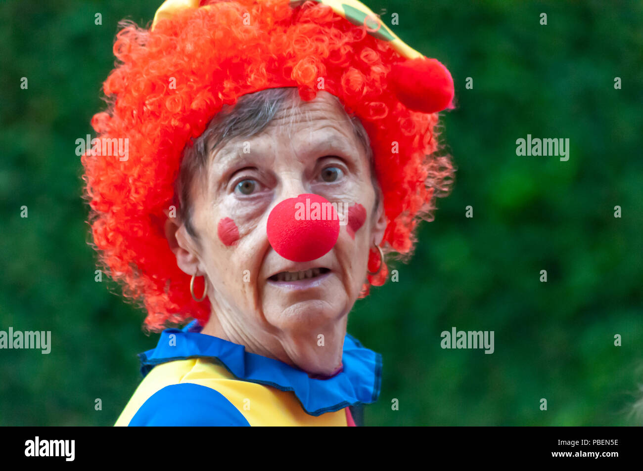Glasgow, Scotland, UK. 28th July, 2018. A female performer dressed in a ...