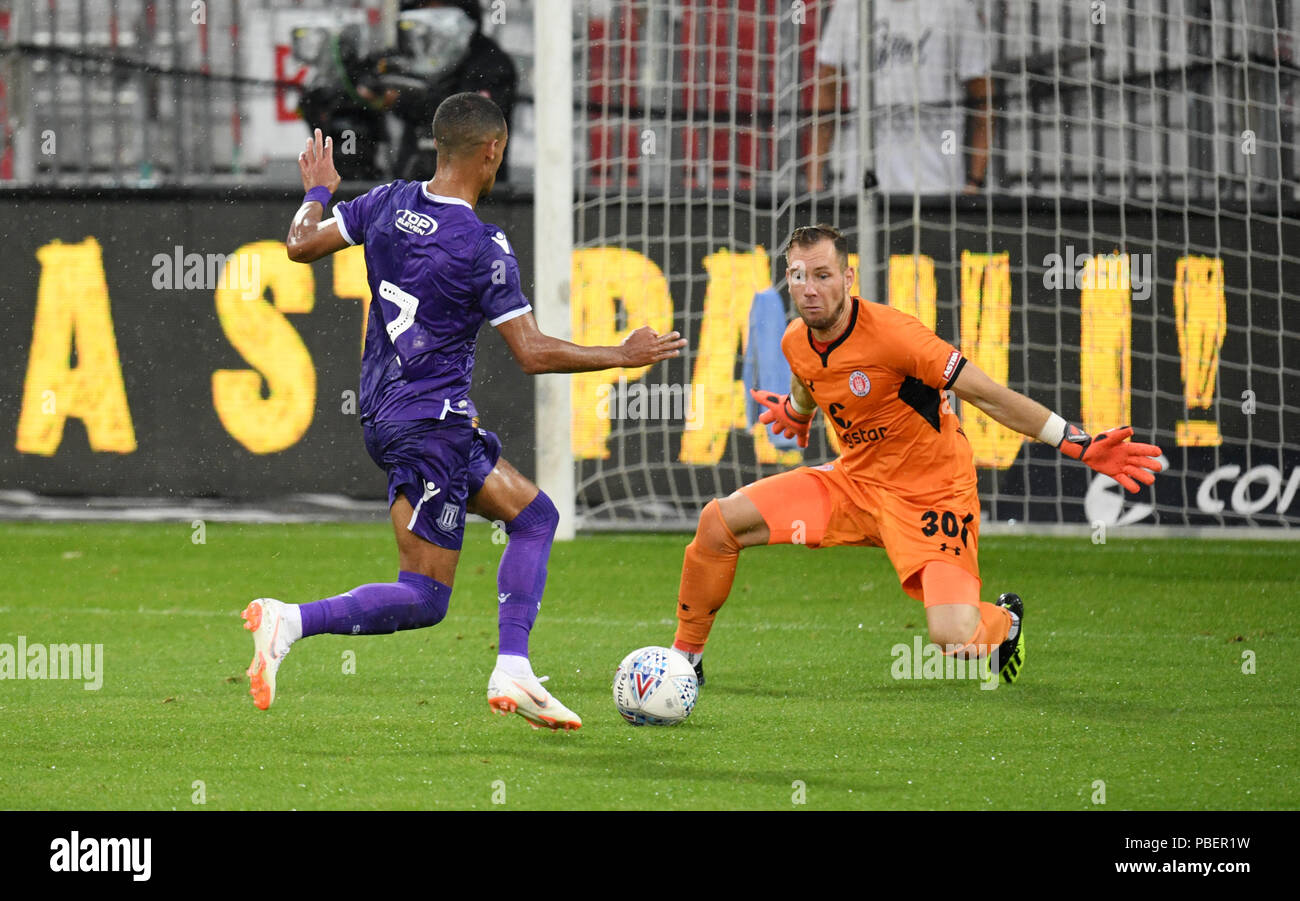 Hamburg, Germany. 28th July, 2018. Soccer: 2nd Bundesliga, test match ...