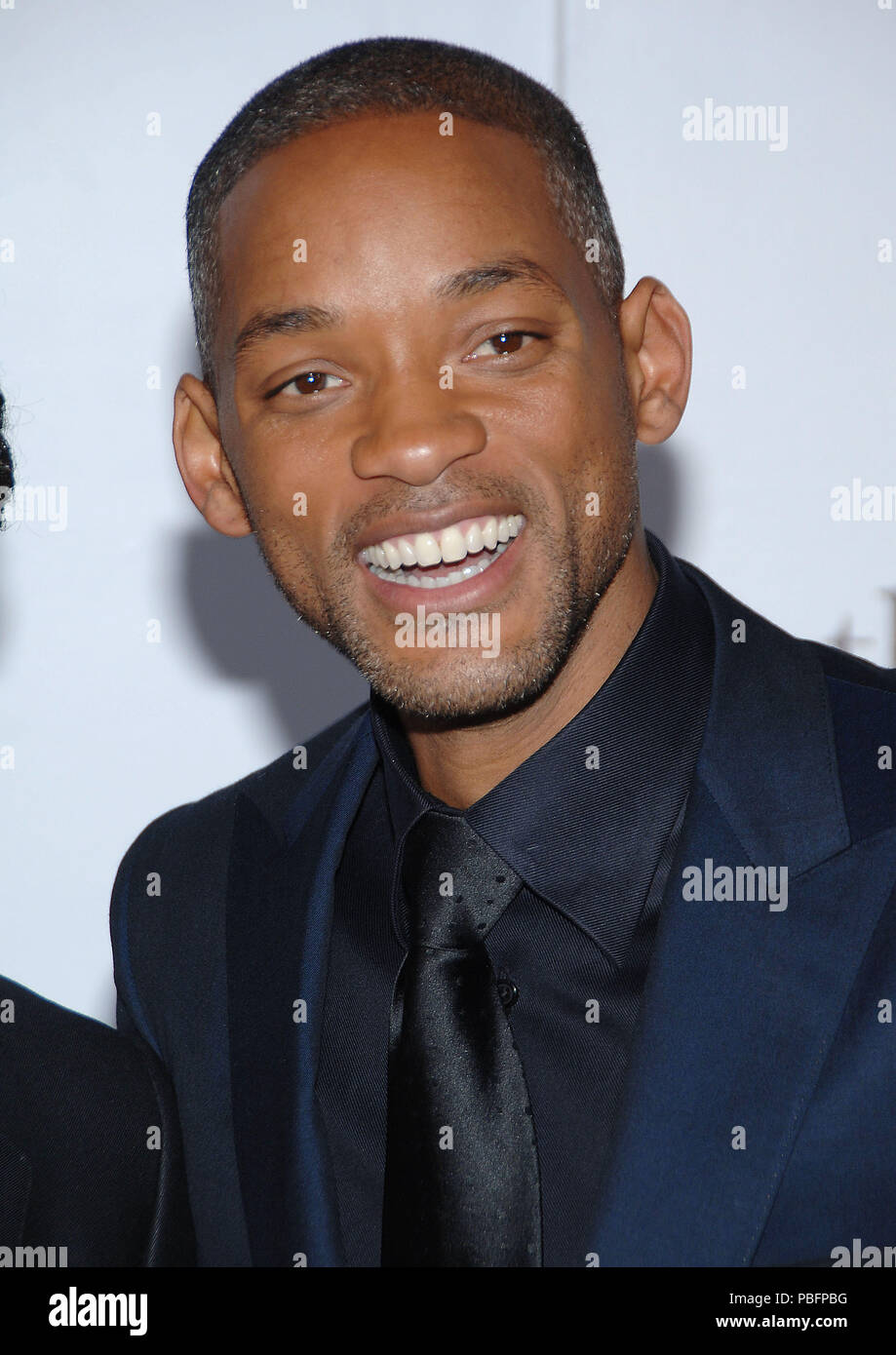 Will Smith arriving at the PURSUIT of Happiness Premiere at the ...