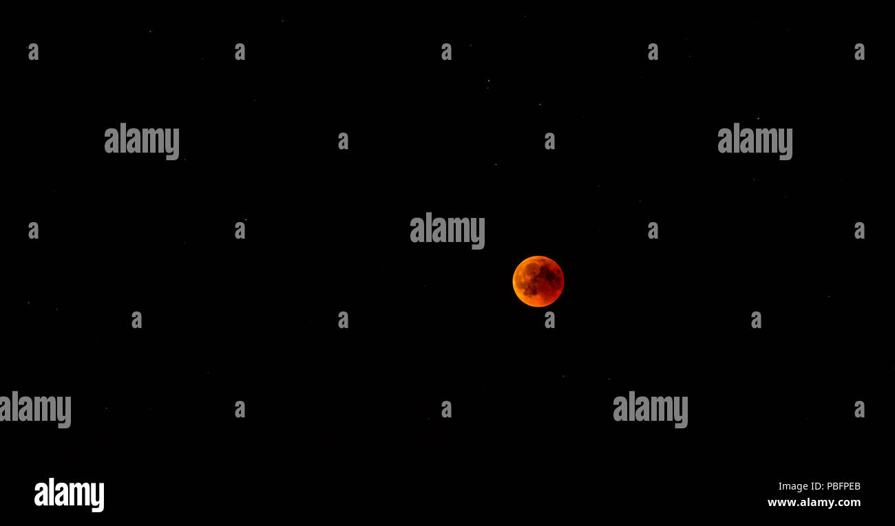 Total lunar eclipse 2018 hi-res stock photography and images - Alamy