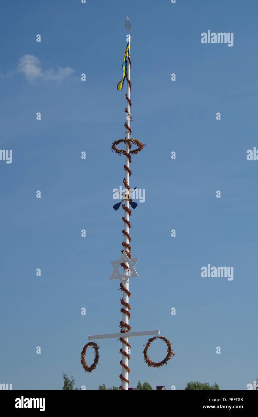 Midsommar sweden hi-res stock photography and images - Alamy