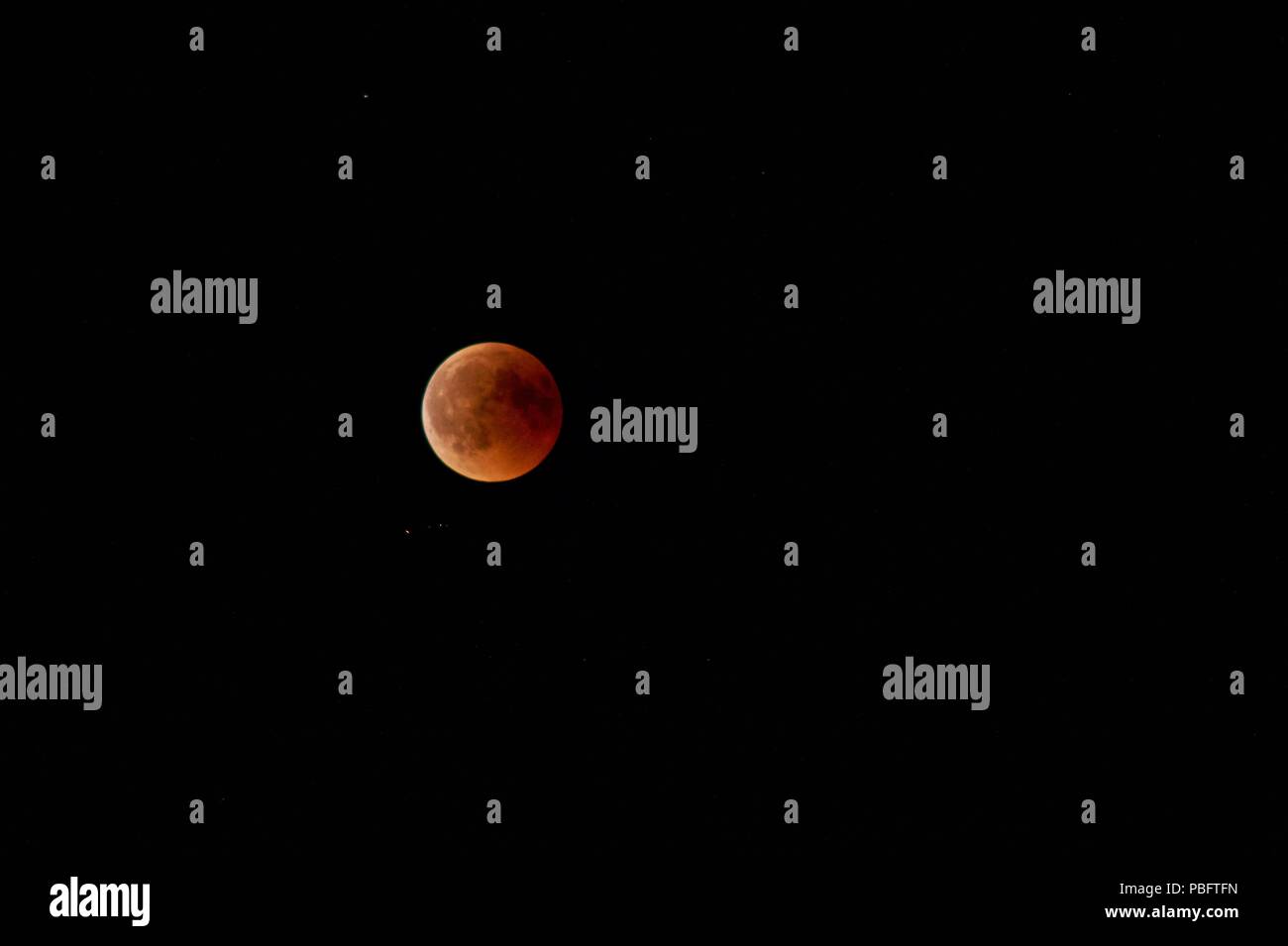 Super telephoto image of the super blue blood moon lunar eclipse Stock ...