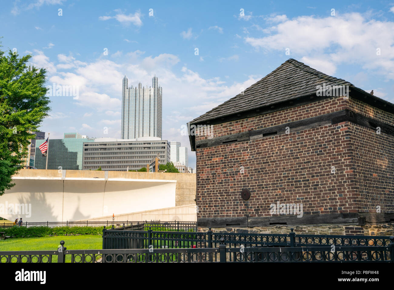 Downtown pittsburgh architecture hi-res stock photography and images ...