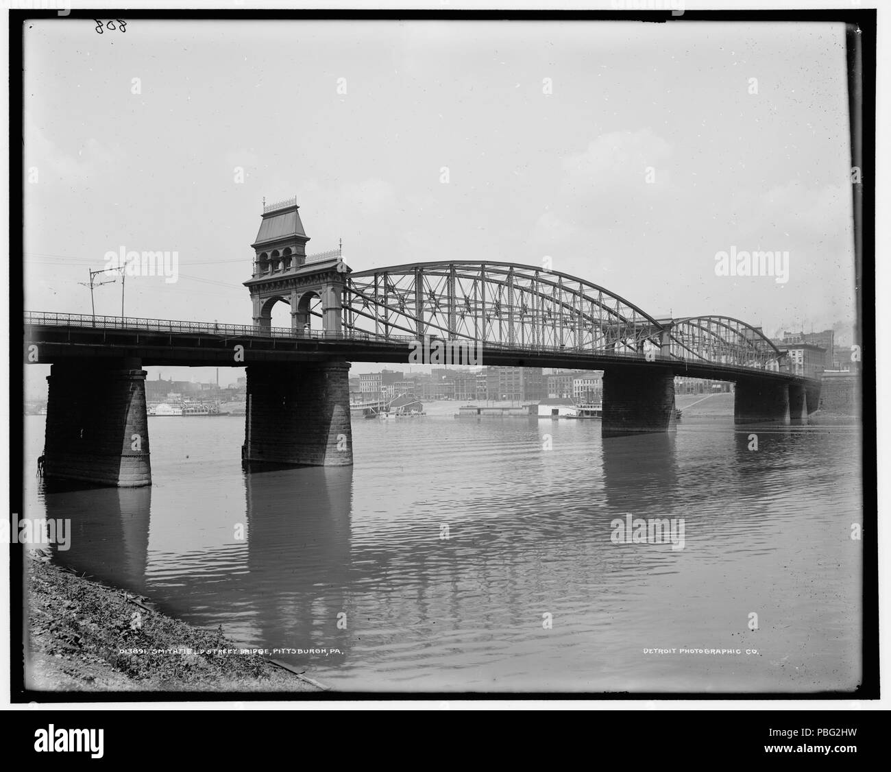 Smithfield street bridge pittsburgh Black and White Stock Photos ...