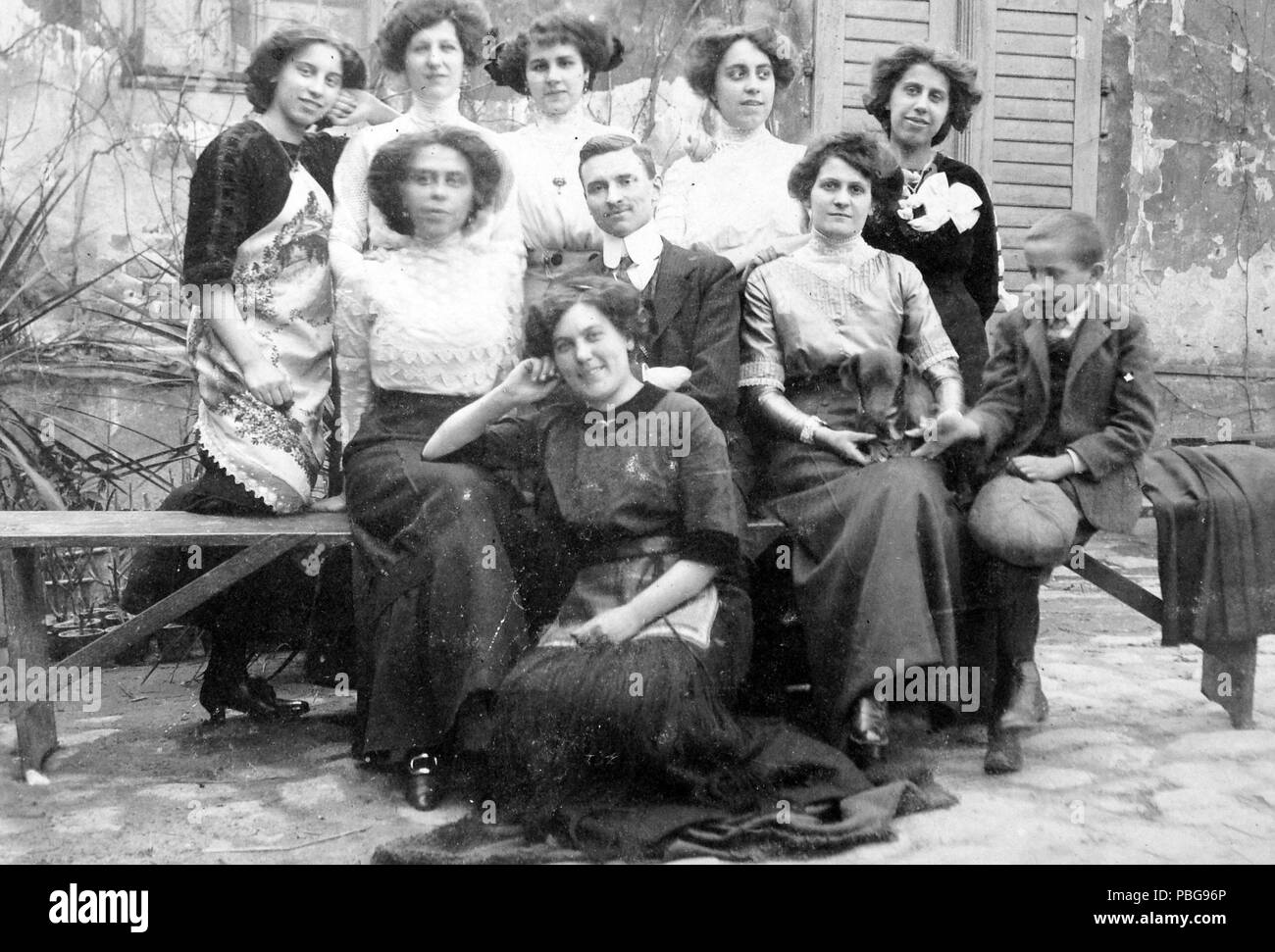 Medieval yard Black and White Stock Photos & Images - Alamy