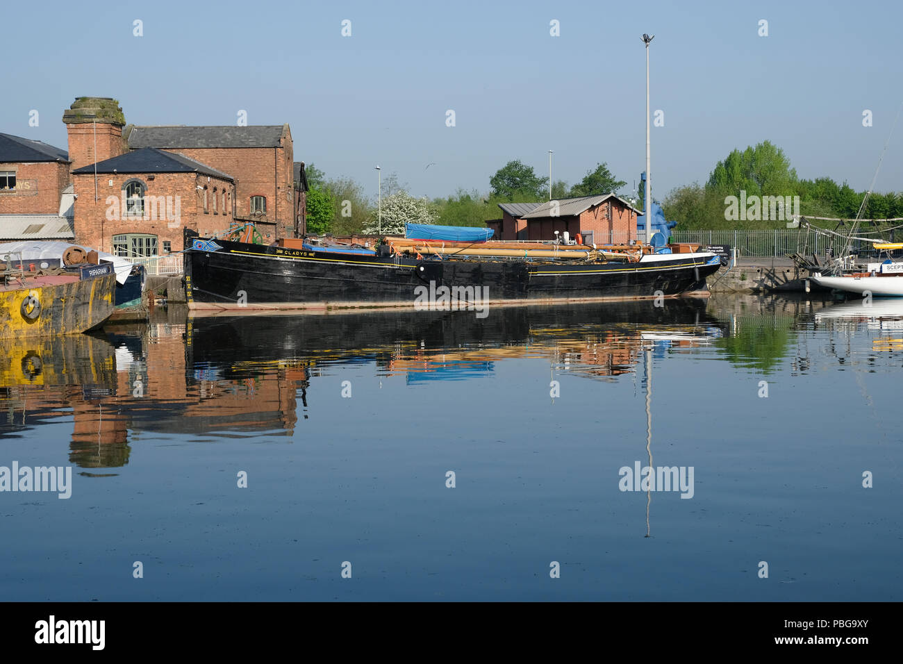 Gladys thames sailing barge hi-res stock photography and images - Alamy