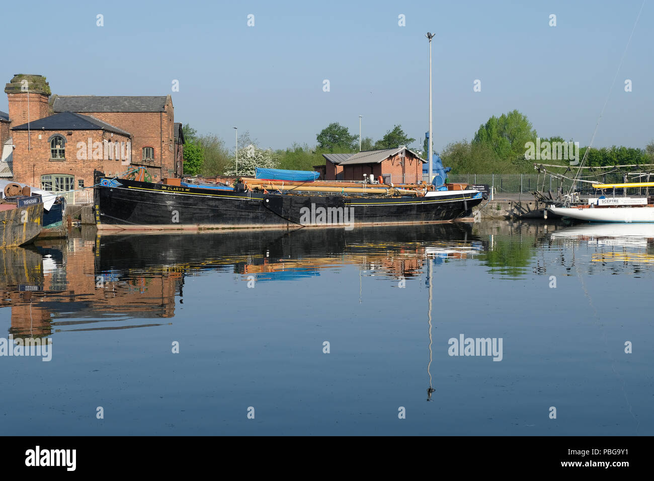 Thames spritsail barge Gladys at Neilsen's boatyard in Gloucester for ...