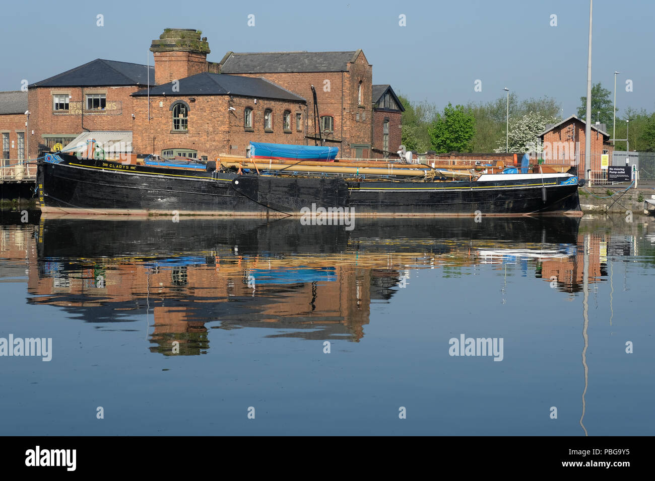 Gladys thames sailing barge hi-res stock photography and images - Alamy