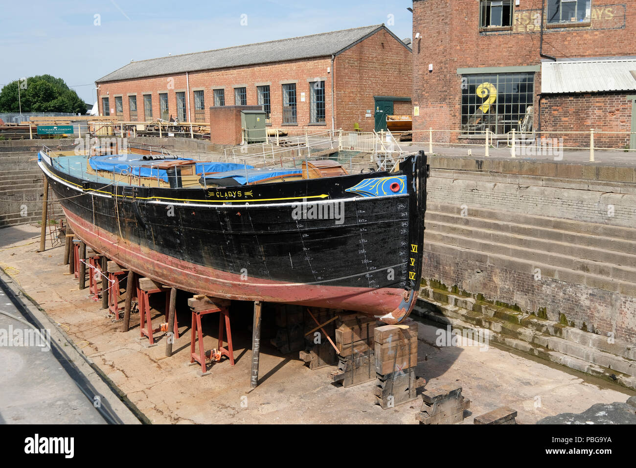 Thames spritsail barge Gladys at Neilsen's boatyard in Gloucester for ...