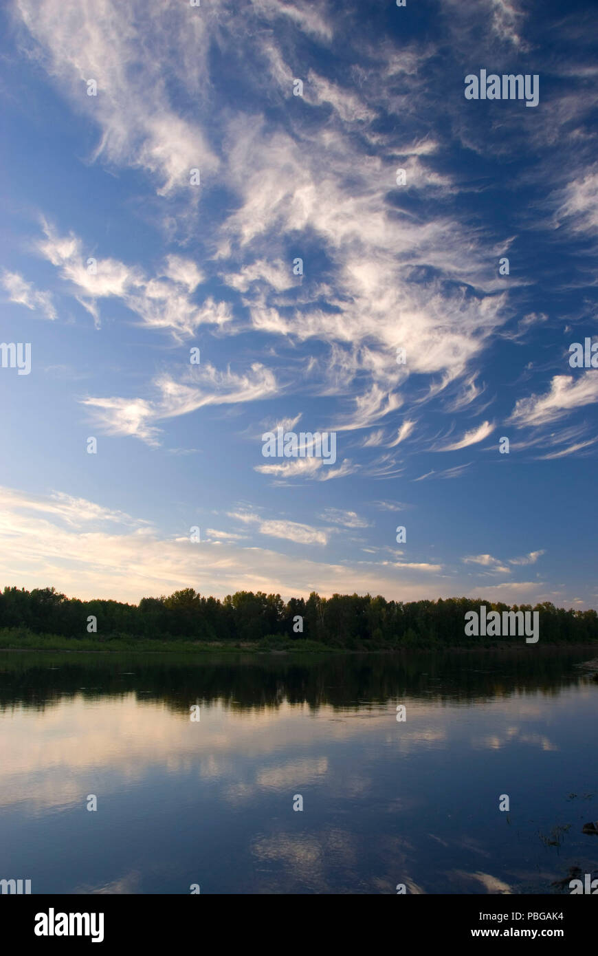 Willamette River dusk, Willamette Mission State Park, Oregon Stock ...