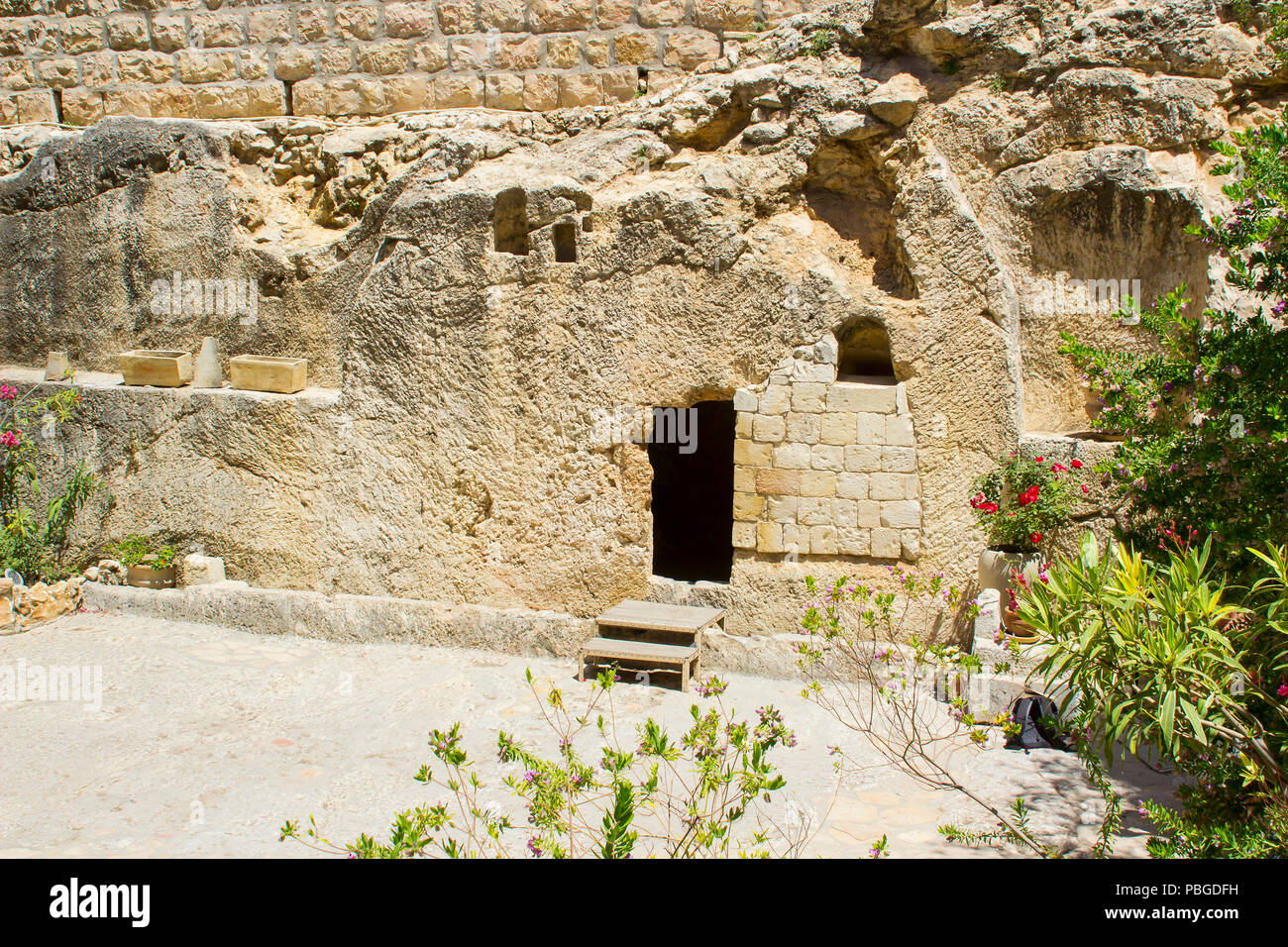 Jesus grave tomb jerusalem hi-res stock photography and images - Alamy