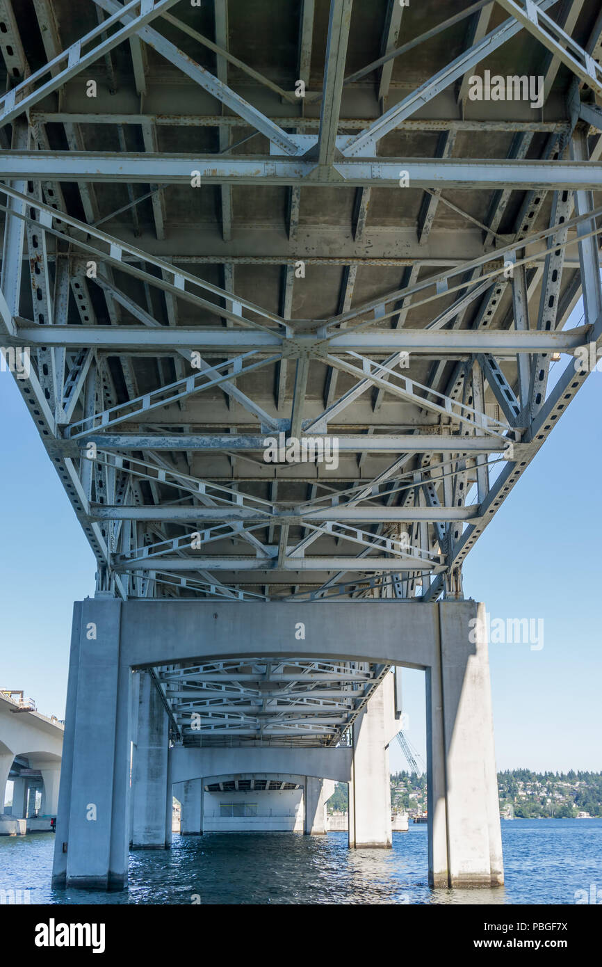 Bridge bottom view beams hi-res stock photography and images - Alamy